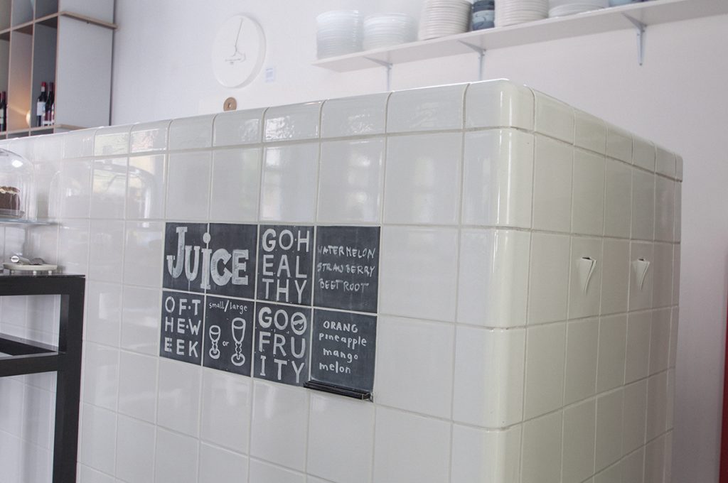 details three-dimensional tiles with rounded 3d corners | DTILE