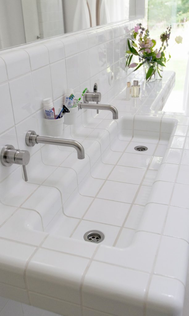 details three-dimensional tiles with rounded 3d corners | DTILE